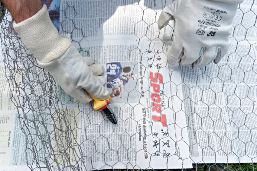 How to Paint Chicken Wire (Easy Steps) | Wire Fence
