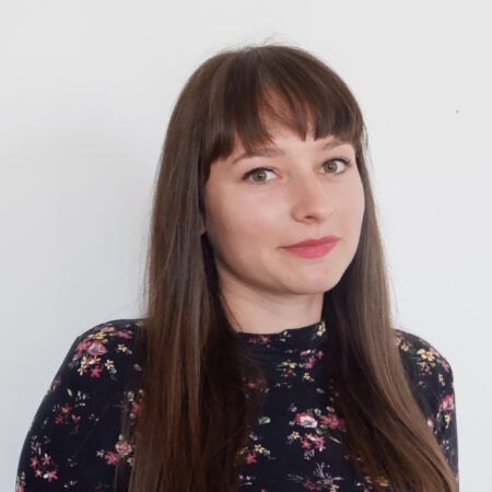 How to Build a Chicken Wire Garden Fence (Step by Step)