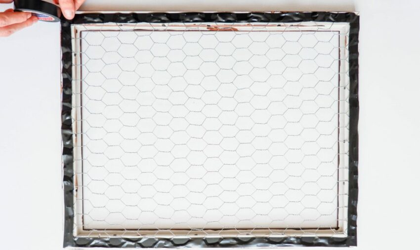 DIY Frame With Chicken Wire for Pictures – Wire Fence