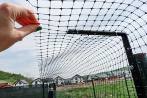 DIY Cat Proof Fence (STEP BY STEP GUIDE) | Wire Fence