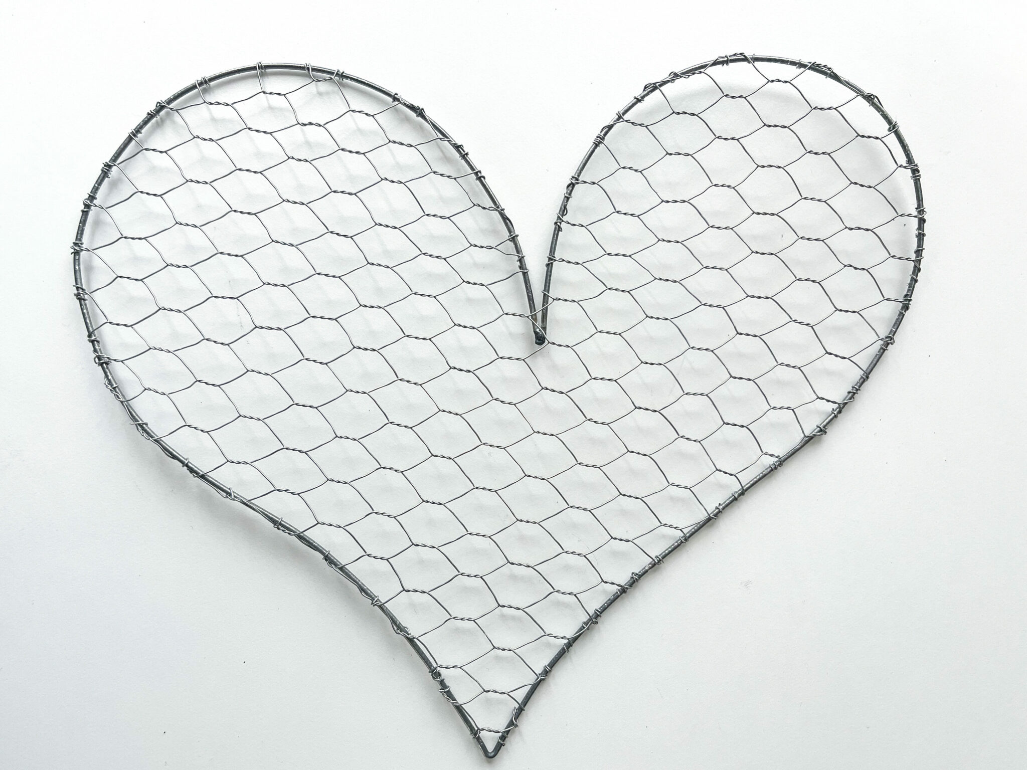 Chicken Wire Heart DIY | Wire Fence