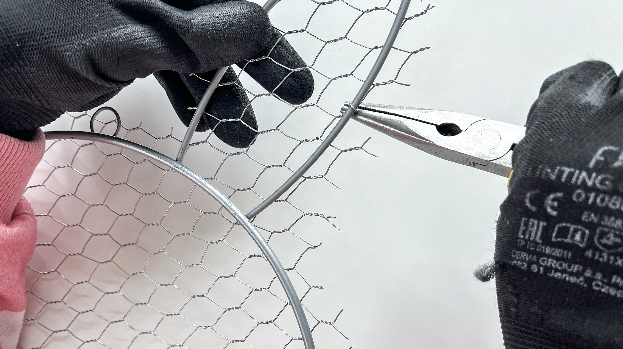 Easter Bunny Wreath DIY (WITH VIDEO) | WireFence