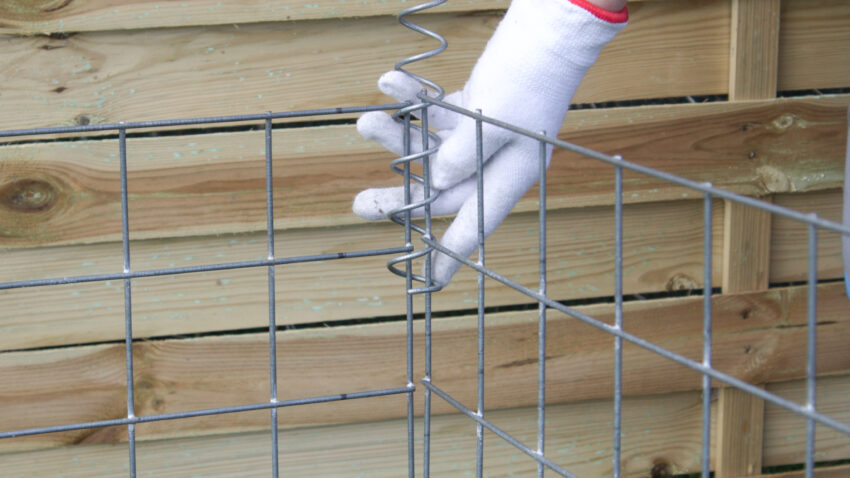 How to Make a Bug Hotel (With Video) | Wire Fence