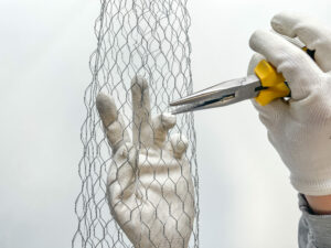 Chicken Wire Cloche DIY (WITH VIDEO) | Wire Fence