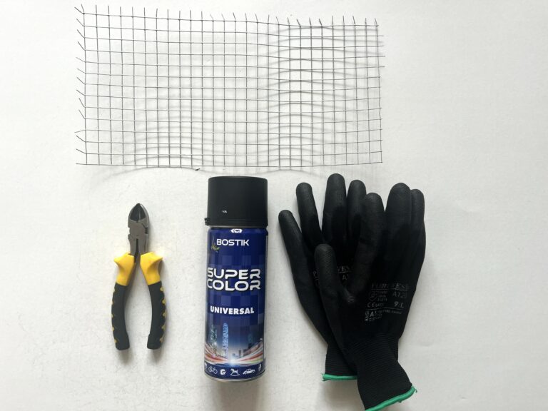 How to Paint Wire Mesh (QUICK & EASY) | Wire Fence