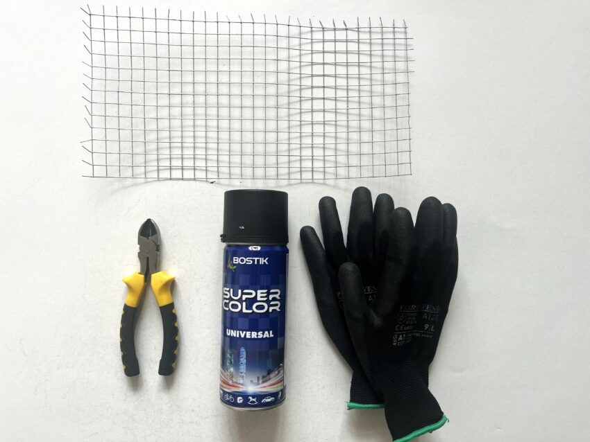 How to Paint Wire Mesh (QUICK & EASY) | Wire Fence