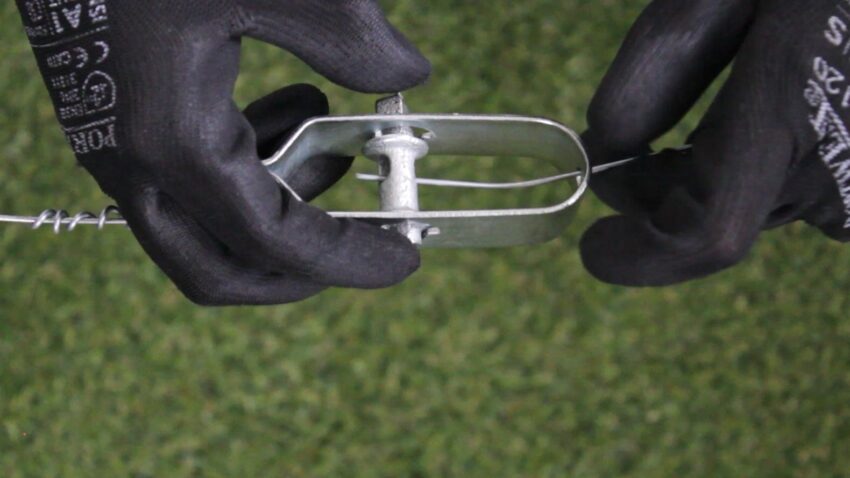 How to Tension Fence Wire (WITH IMAGES) | WireFence