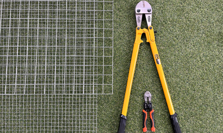 How to Cut a Fence Panel (QUICK & EASY) | Wire Fence