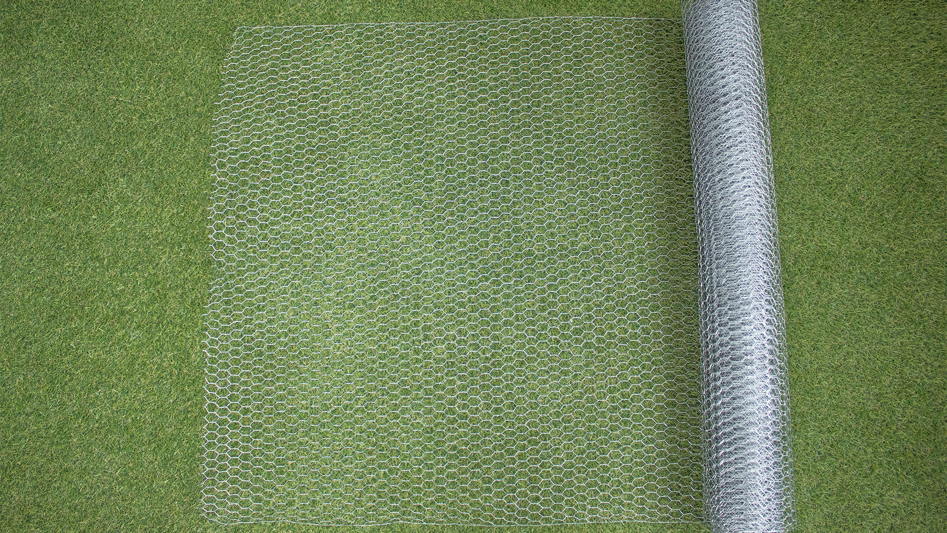 How to Unroll Chicken Wire (WITH VIDEO) | Wire Fence